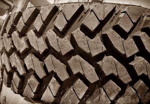 37x12.5r17 in Metric - Tire Size Compare